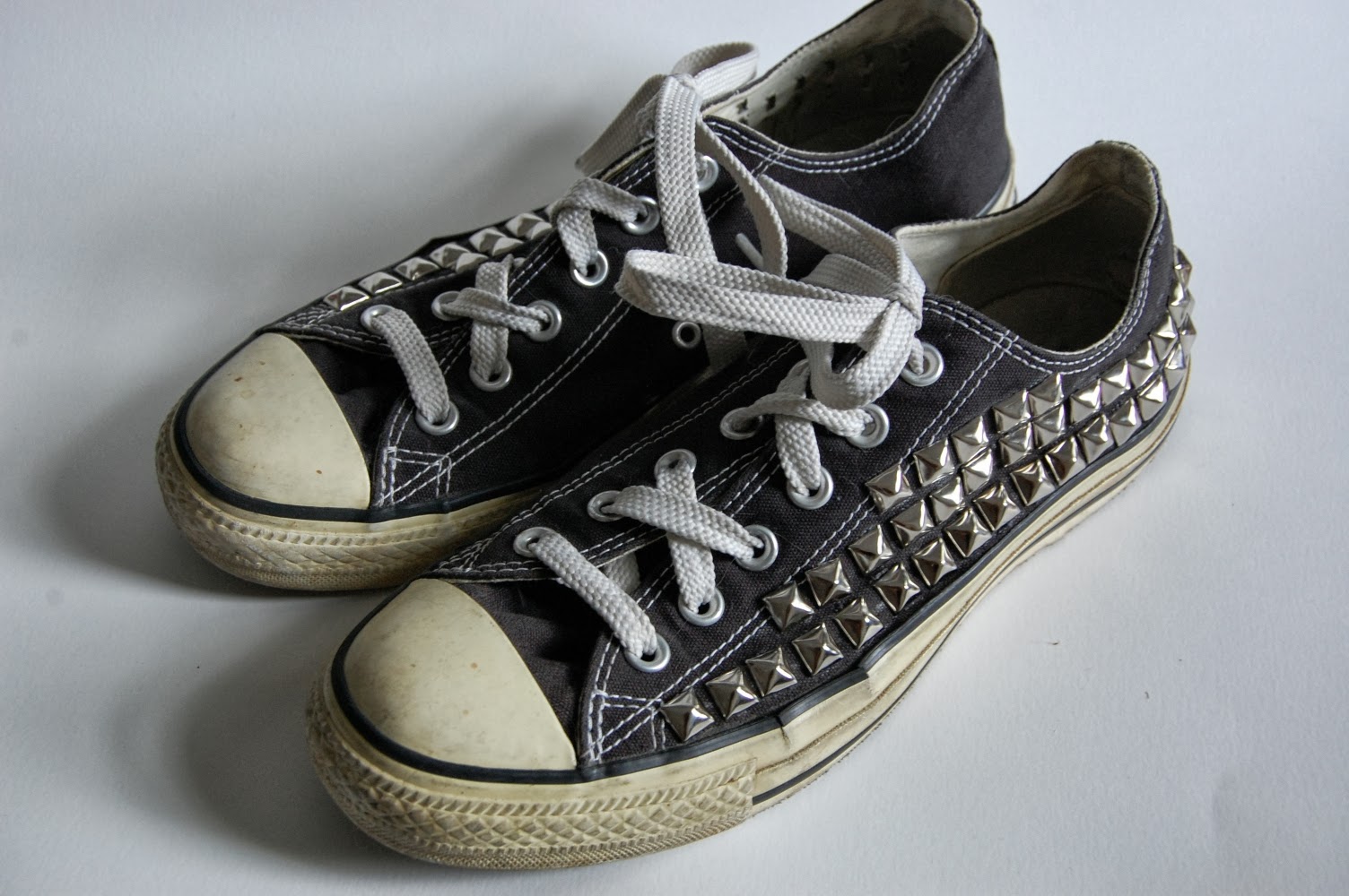 15 WAYS TO UPCYCLE SHOES | thee Kiss of Life Upcycling