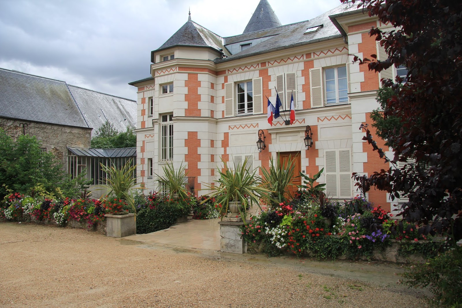 LA GAZETTE DE BIBI: PARC DE LA MAIRIE DE PRINGY