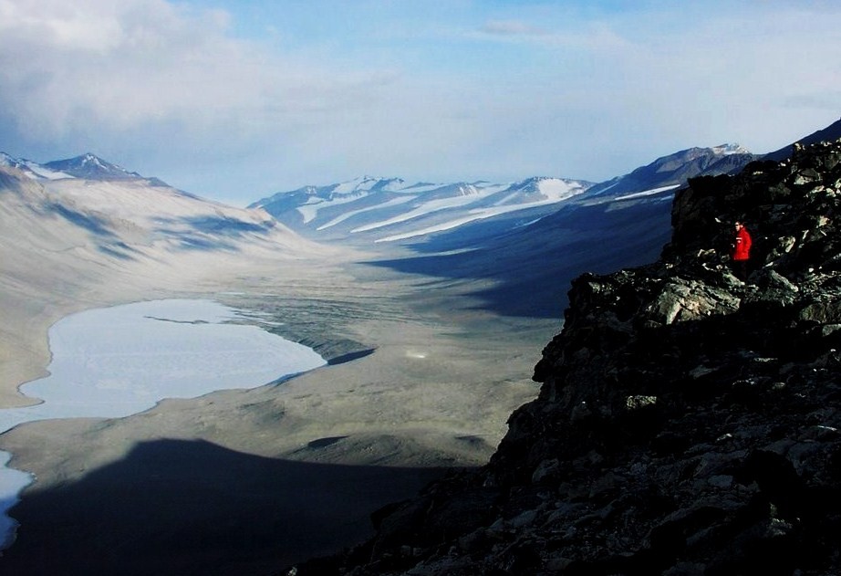 Ultima Thule: Dry Valleys and Lake Vanda - wonderful Antarctica