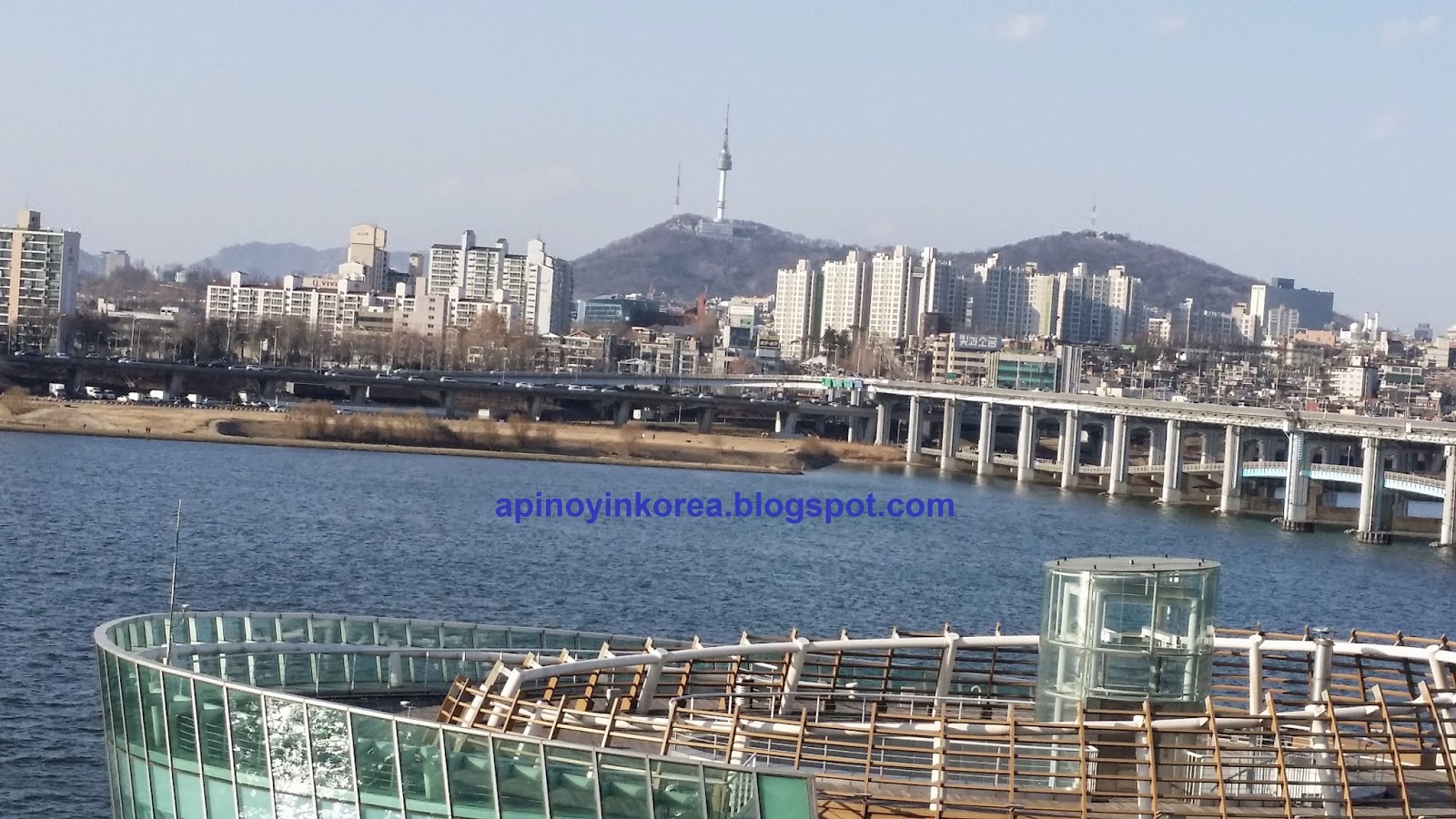 A Pinoy in Korea: The Jamsu Bridge And The Floating Island!