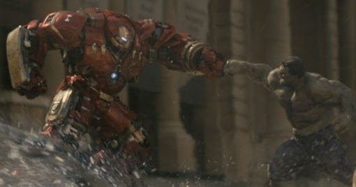 SDCC 2015: LEGO Unleashes Full Size HULK Versus HULKBUSTER Display in ...