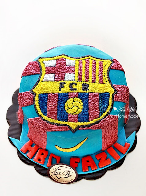 Welcome to Teawe's blog: FCB Logo Cake