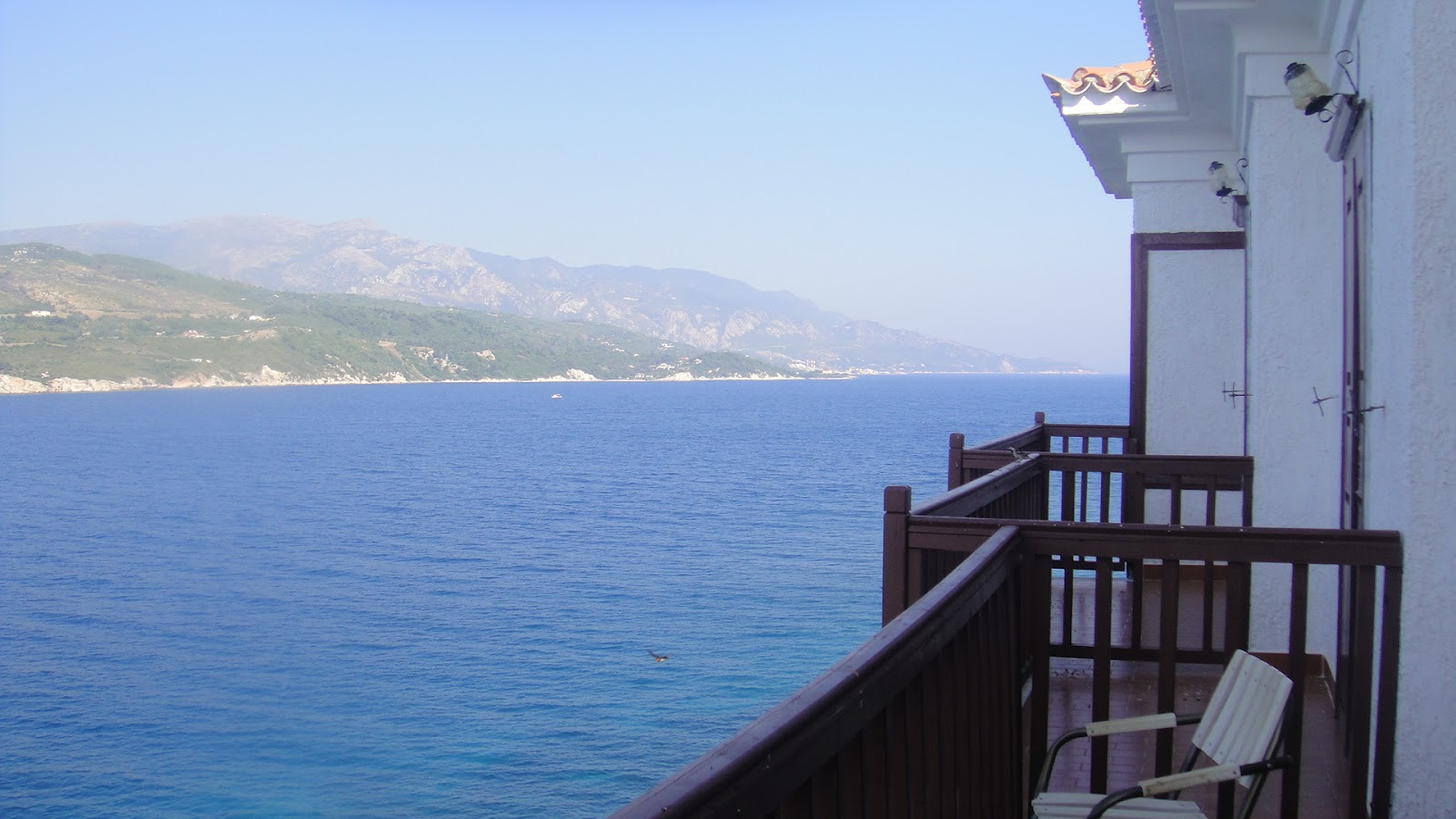 Ταξιδεύοντας στα σύννεφα..: ΣΑΜΟΣ-ΠΟΥ ΝΑ ΜΕΙΝΩ