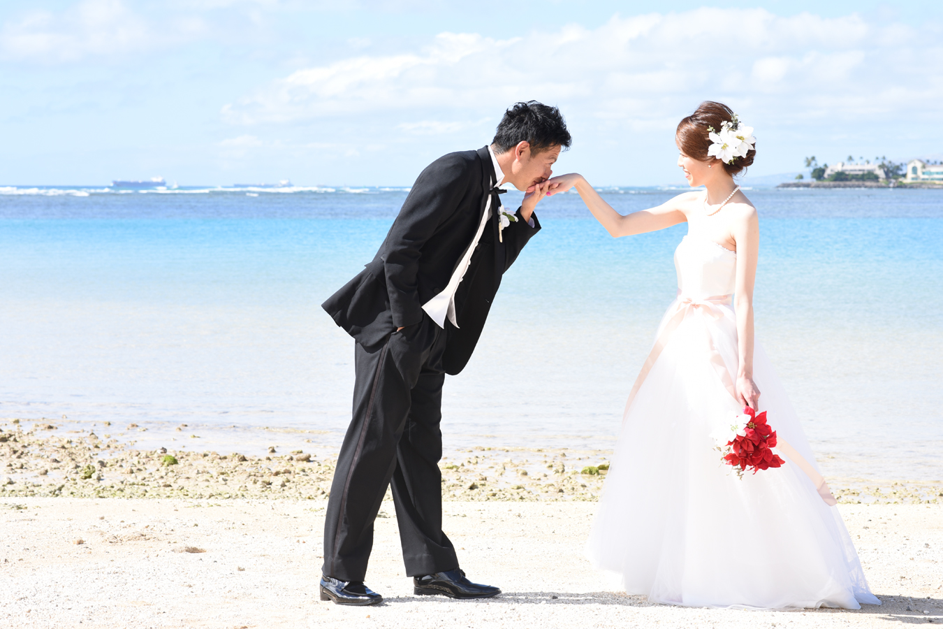 Waikiki Weddings: Honolulu Coastline