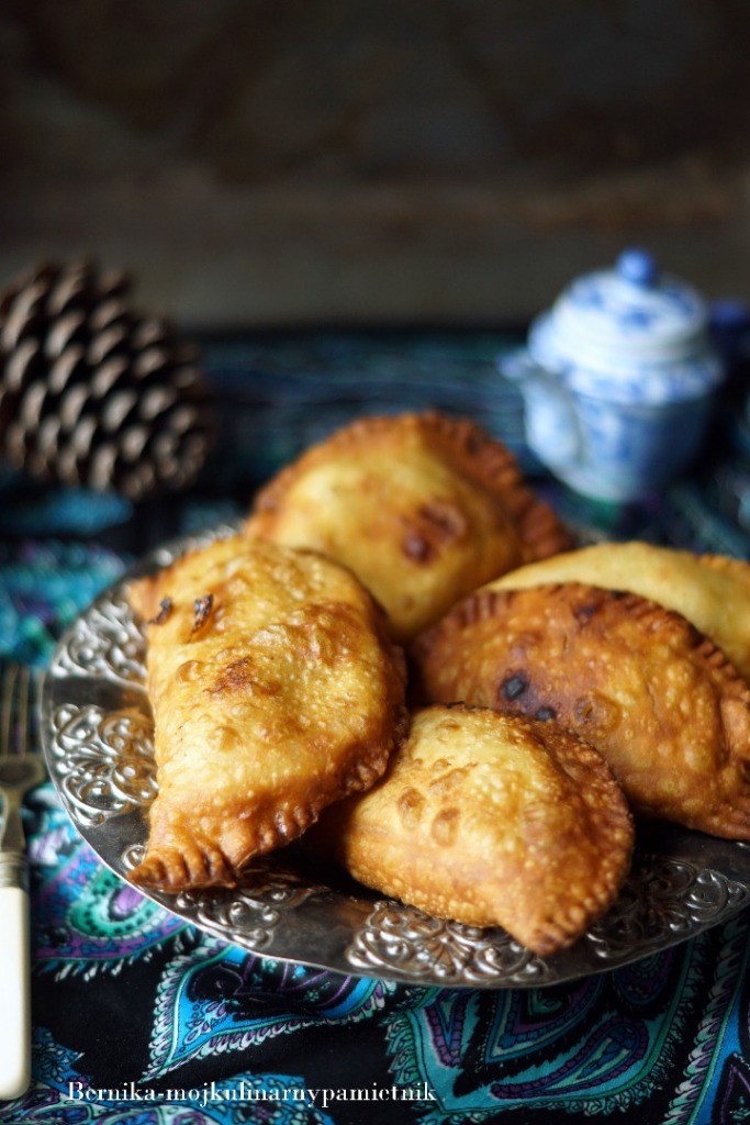 Czebureki - tatarskie pierogi | Bernika - mój kulinarny pamiętnik