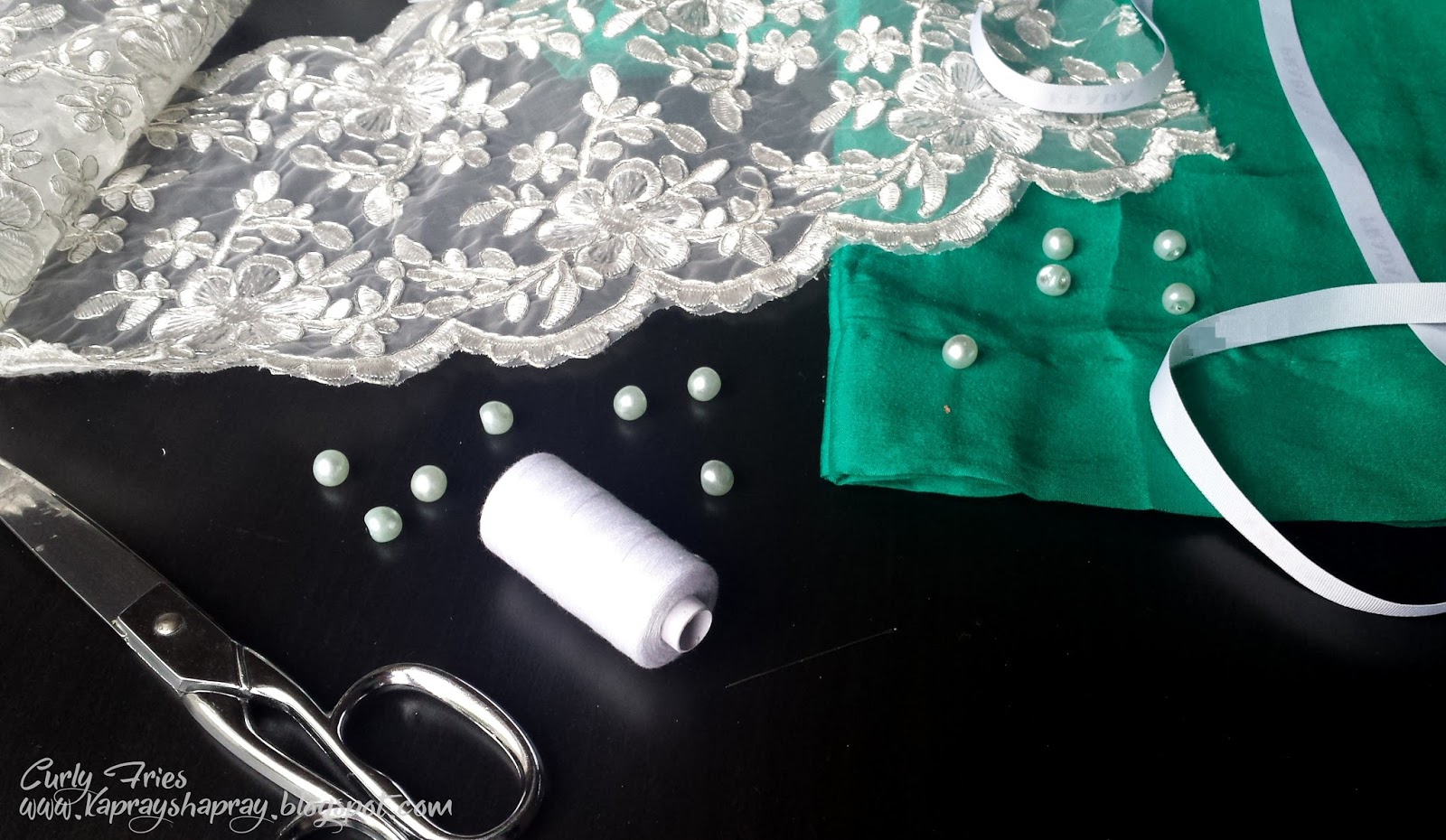 Curly Fries: Make-It-Yourself-Fashion: DIY Lace Trousers