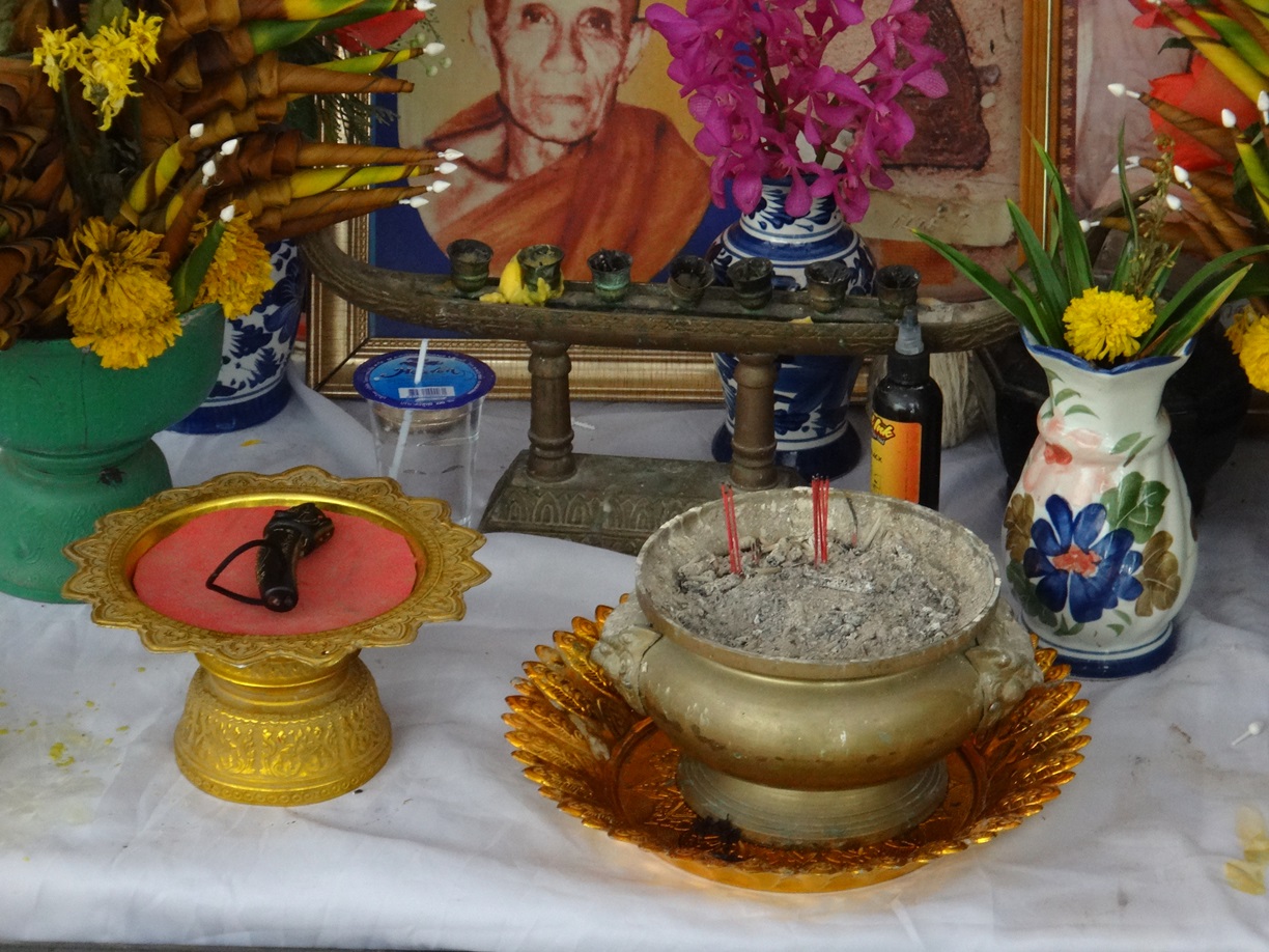 Temples In Thailand: Saraburi - Wat Sanamlao - LP Pinak