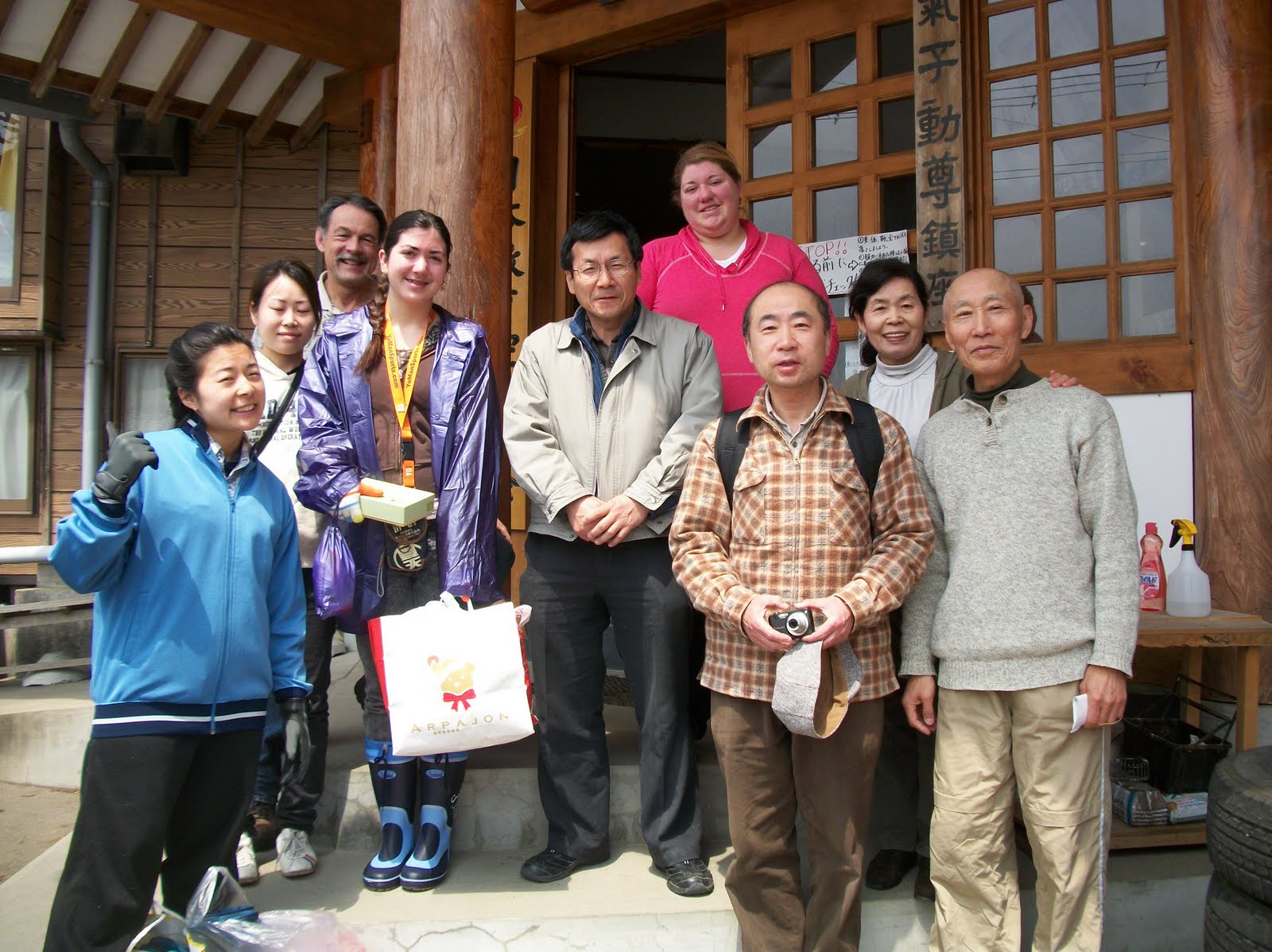 KEN HOUGEY IN JAPAN: Monday, April 25, 2011 Thunder, Toys, and Little Boys