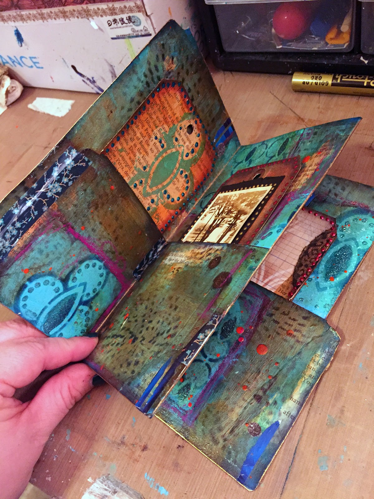 StencilGirl Talk: Gwen's Gems: File Folder Mini Art Journal
