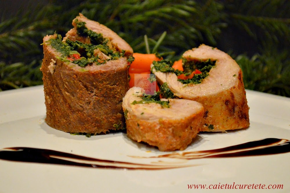 Rulada din carne de porc cu spanac si ardei - CAIETUL CU RETETE