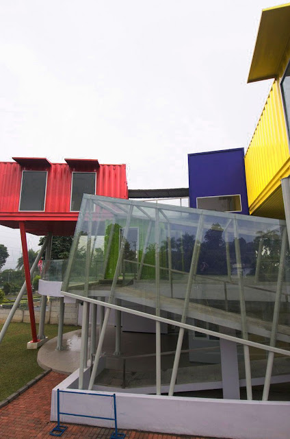 Shipping Container Homes & Buildings: Contertainer - Shipping Container ...