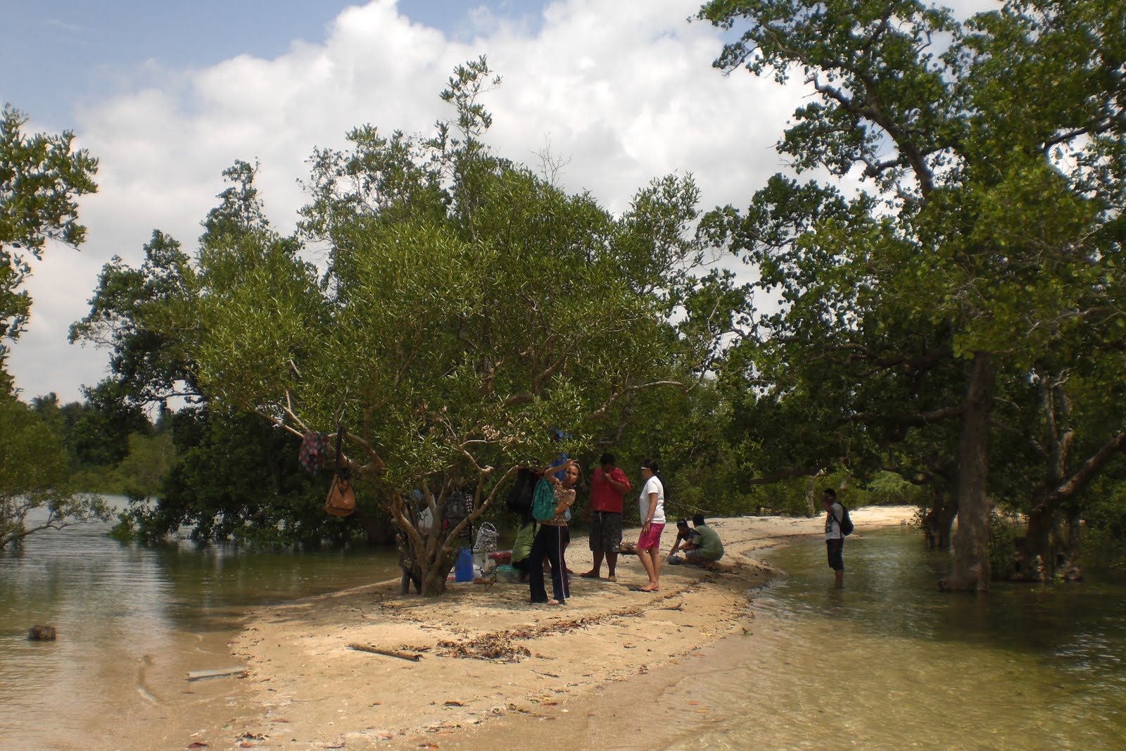 tagkawayan trippers-tkt: …tk beach….sitio kitay…..