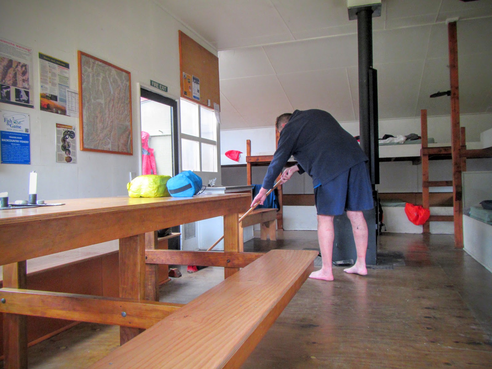 Tramping in the New Zealand backcountry: NZ Bush Adventures: Lake ...