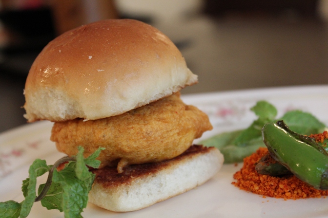 Soul Food: Vada Pav with garlic and peanut chutney powder, mint and raw ...