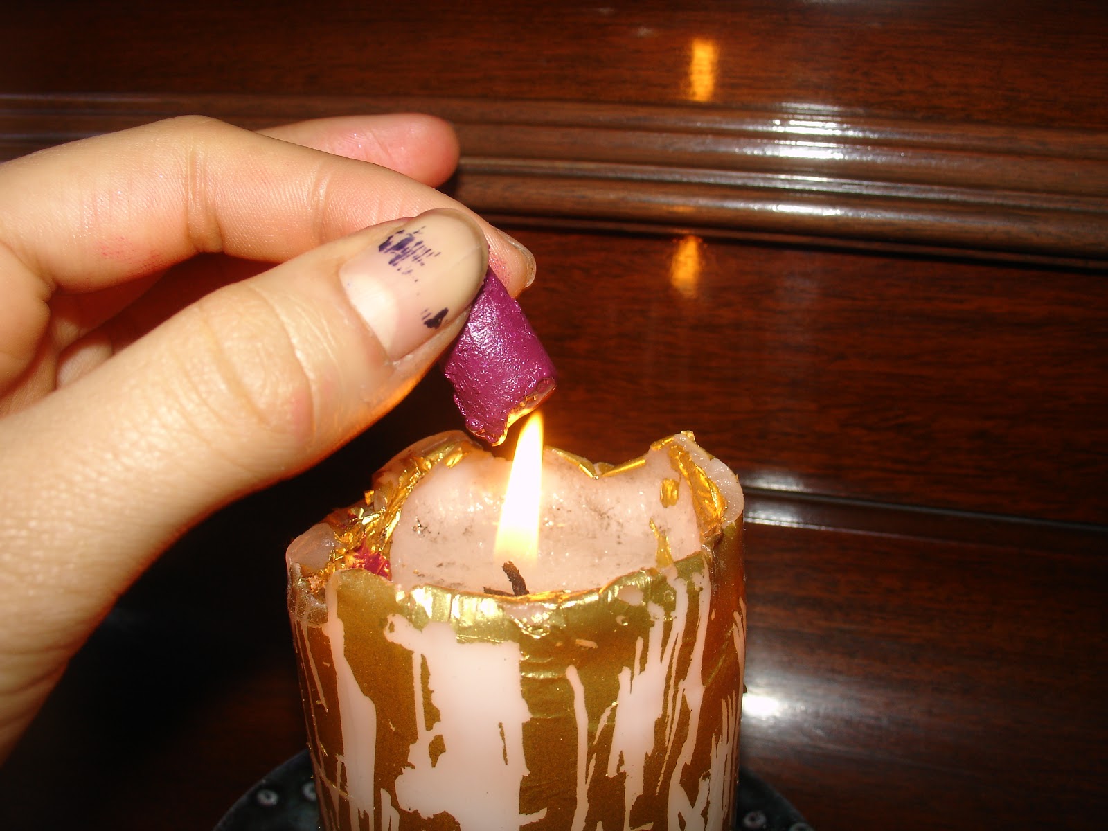 Life tips:): How to fix a broken lipstick!