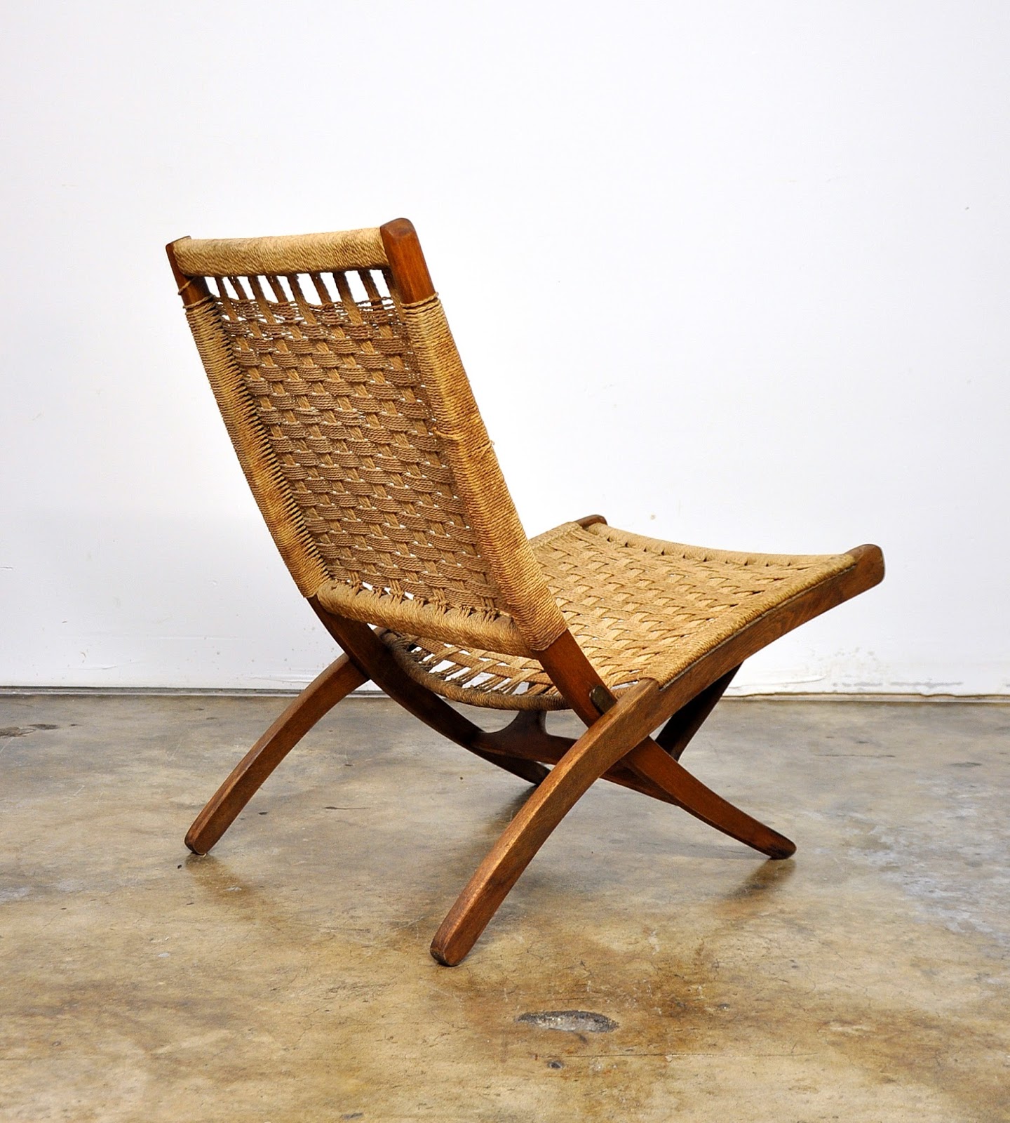 SELECT MODERN: Hans Wegner Style Folding Rope Lounge or Easy Chair