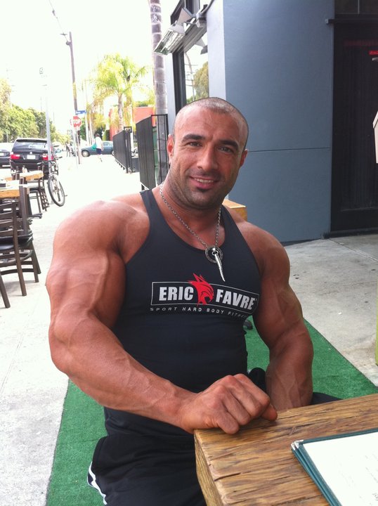 Muscle Lover: Iranian heavyweight Mohsen Ghorannevis