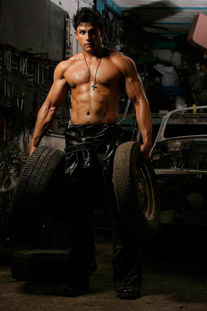 Rahul Bhatt Body