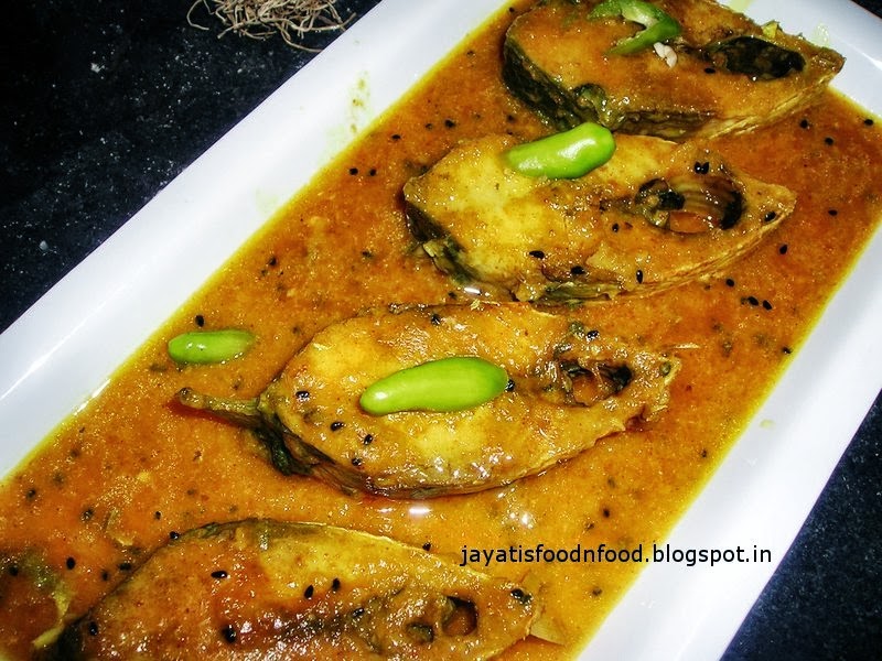 Jayati's Food Journey - Enjoy!!!: Doi Ilish - Hilsa cooked in Curd