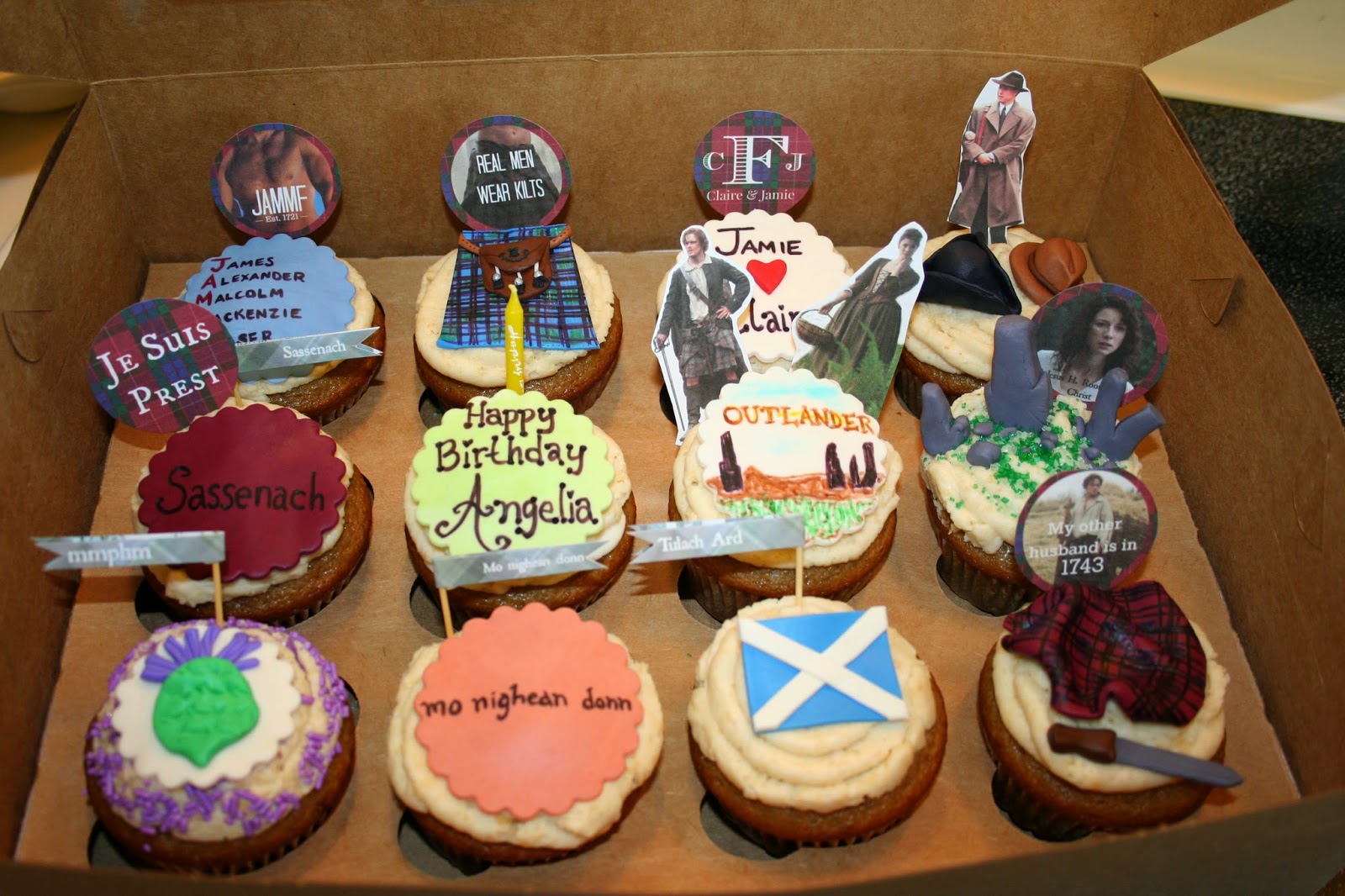 Lynella Vanilla: Outlander cupcakes
