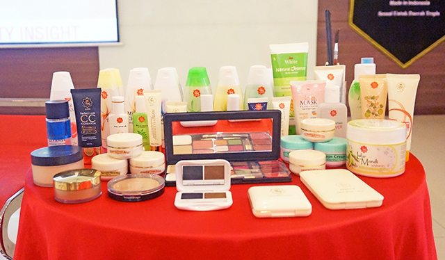 Viva Factory Visit: Kenal Lebih Dekat dengan Viva Cosmetic | Hilda Ikka ...