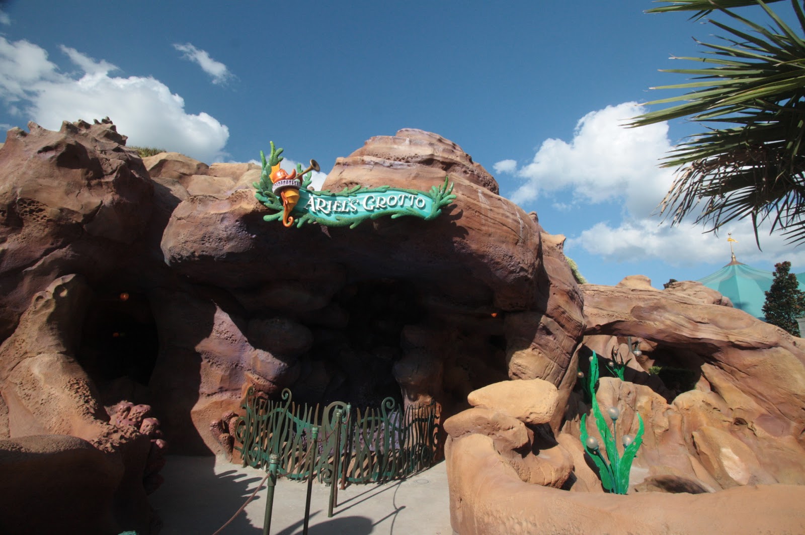 Ultimate Orlando Blog: Ariel's Grotto (pics)