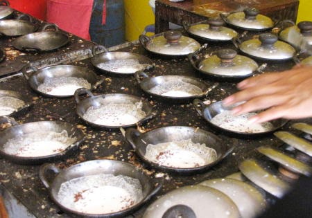 Ilmu Bermanfaat: Peluang Usaha Jualan Serabi di Pagi Hari