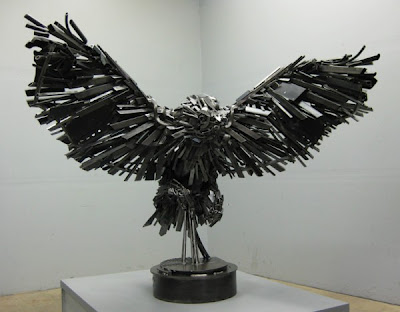 Tinta Emas Sang Pengembara: Seni Arca Logam