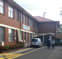 Happy Antipodean: Mum still in the hospital ward