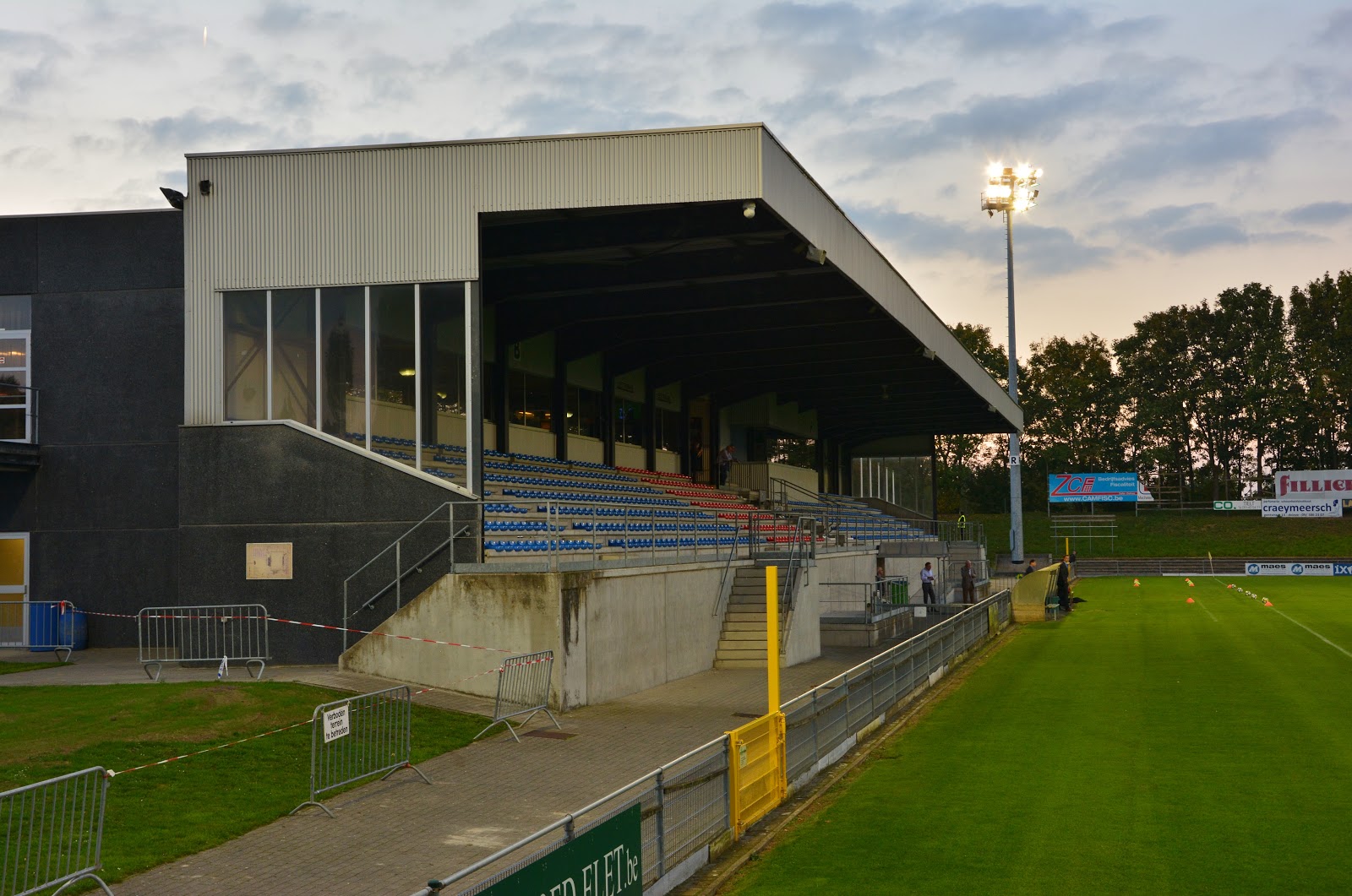 Extreme Football Tourism: BELGIUM: KMSK Deinze
