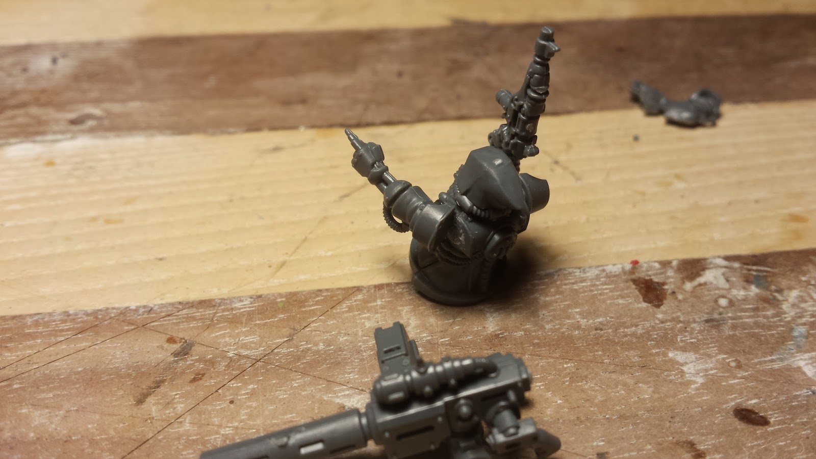 Brush Wizard: Warhammer 40k: Onager Dunecrawler Gunner Conversion