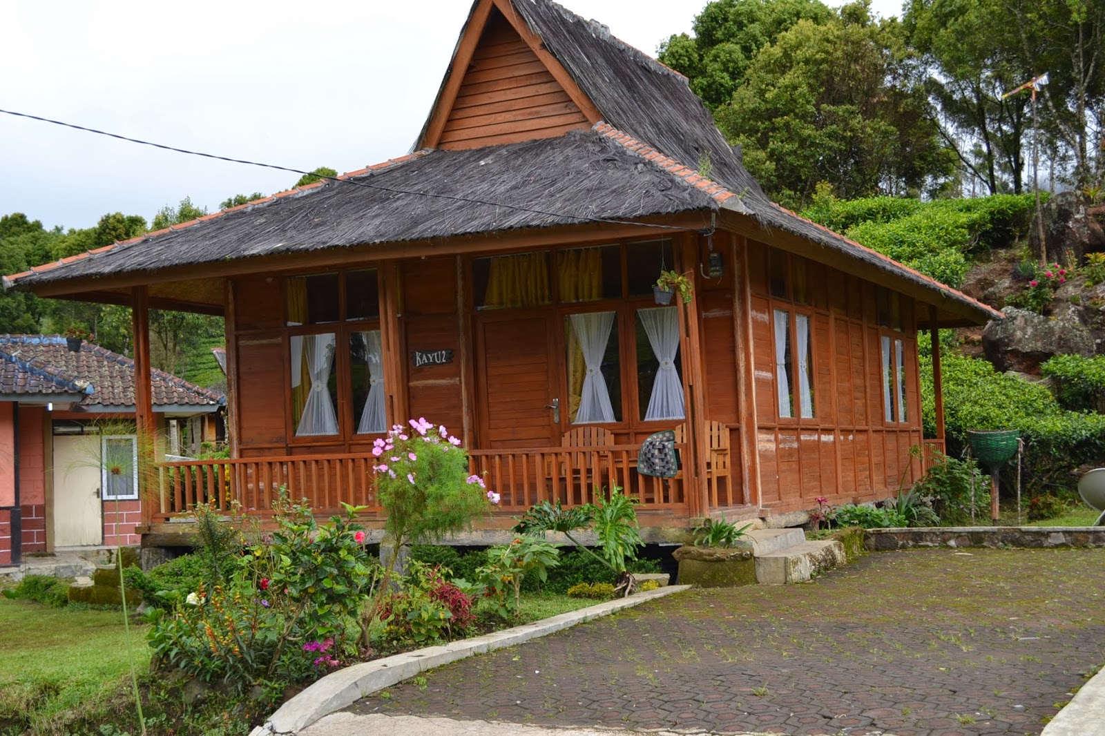 Hotel Penginapan Resort Bungalow Tiket Masuk Walini 2019 | WALINI ...