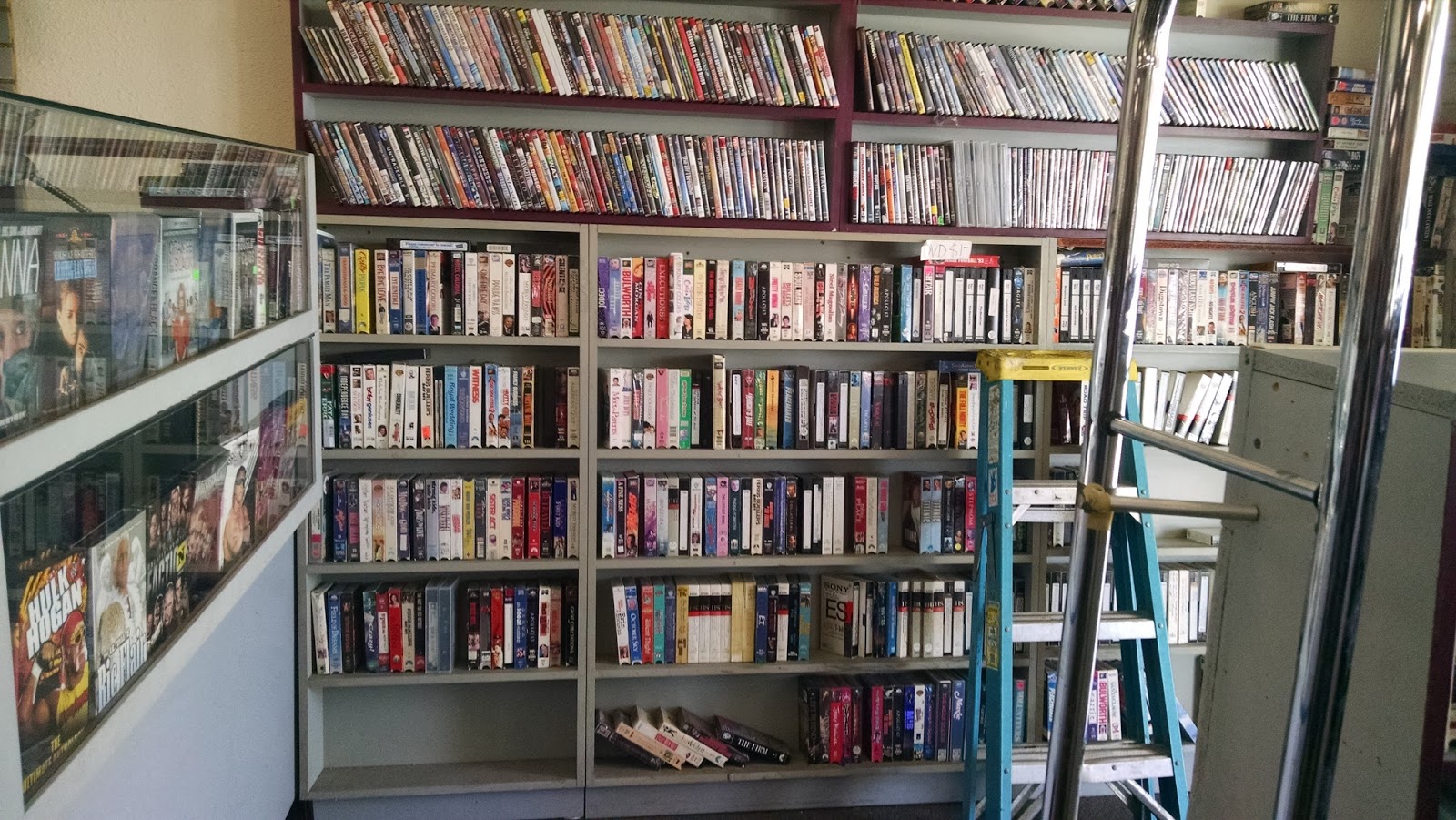 ISeeRobots: Video Surplus: The World's Last VHS Store? My Pics Of The ...