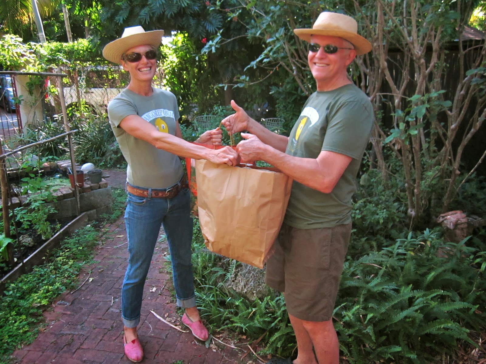 The Grove Guy: HUNTER RENO: ROCKIN' IN THE MANGO REPUBLIC