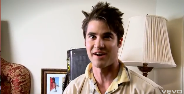 Darren Criss Spain: Capturas del making of de 'Last Friday Night'