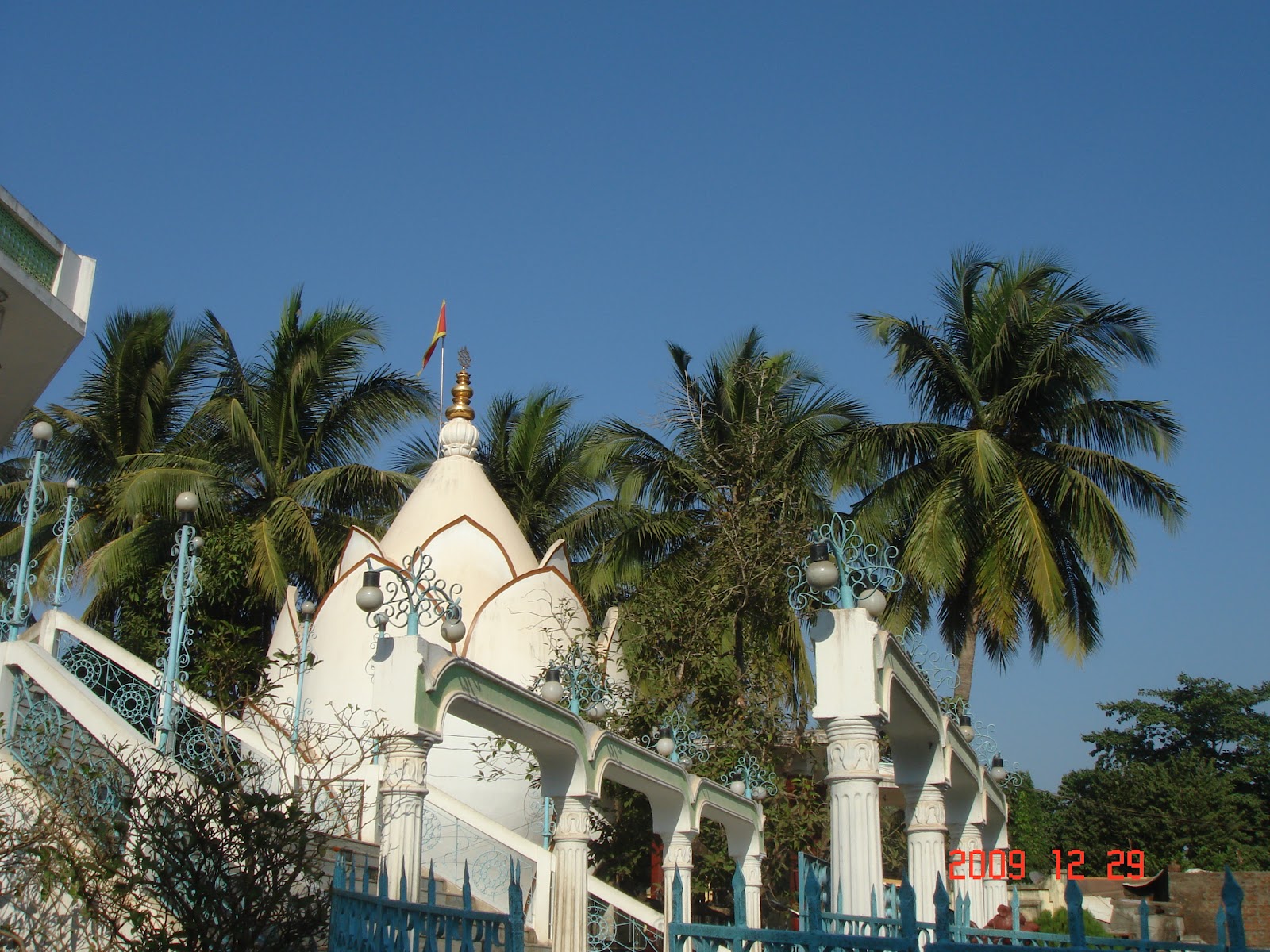 Sorisha - Cooking at Pragyan's: Iskcon Temple food in different corners ...