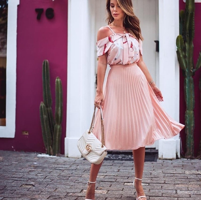 Valentina Clothing, trazendo modernidade e romantismo aos looks ...