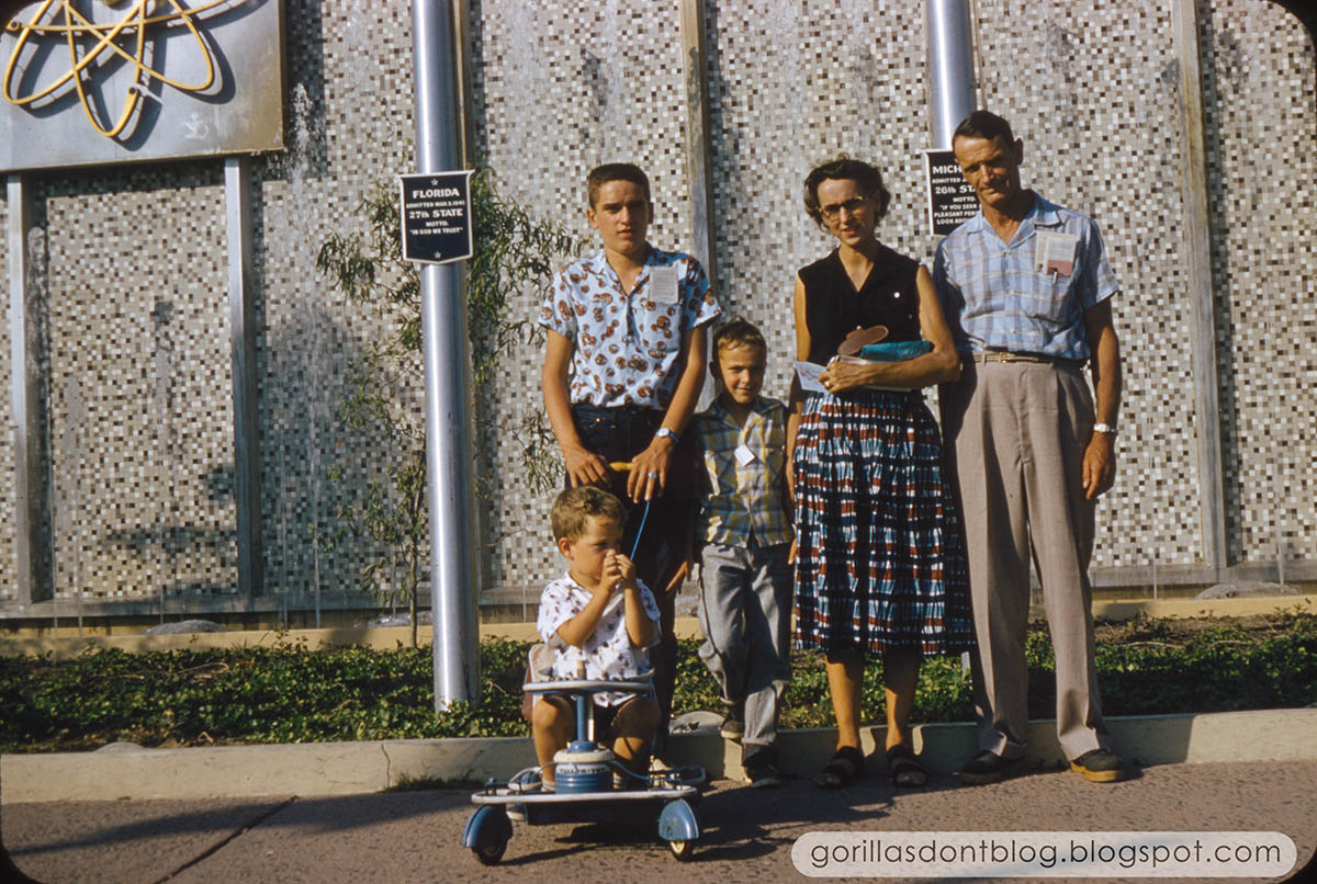 GORILLAS DON'T BLOG: Family Portraits, 1957