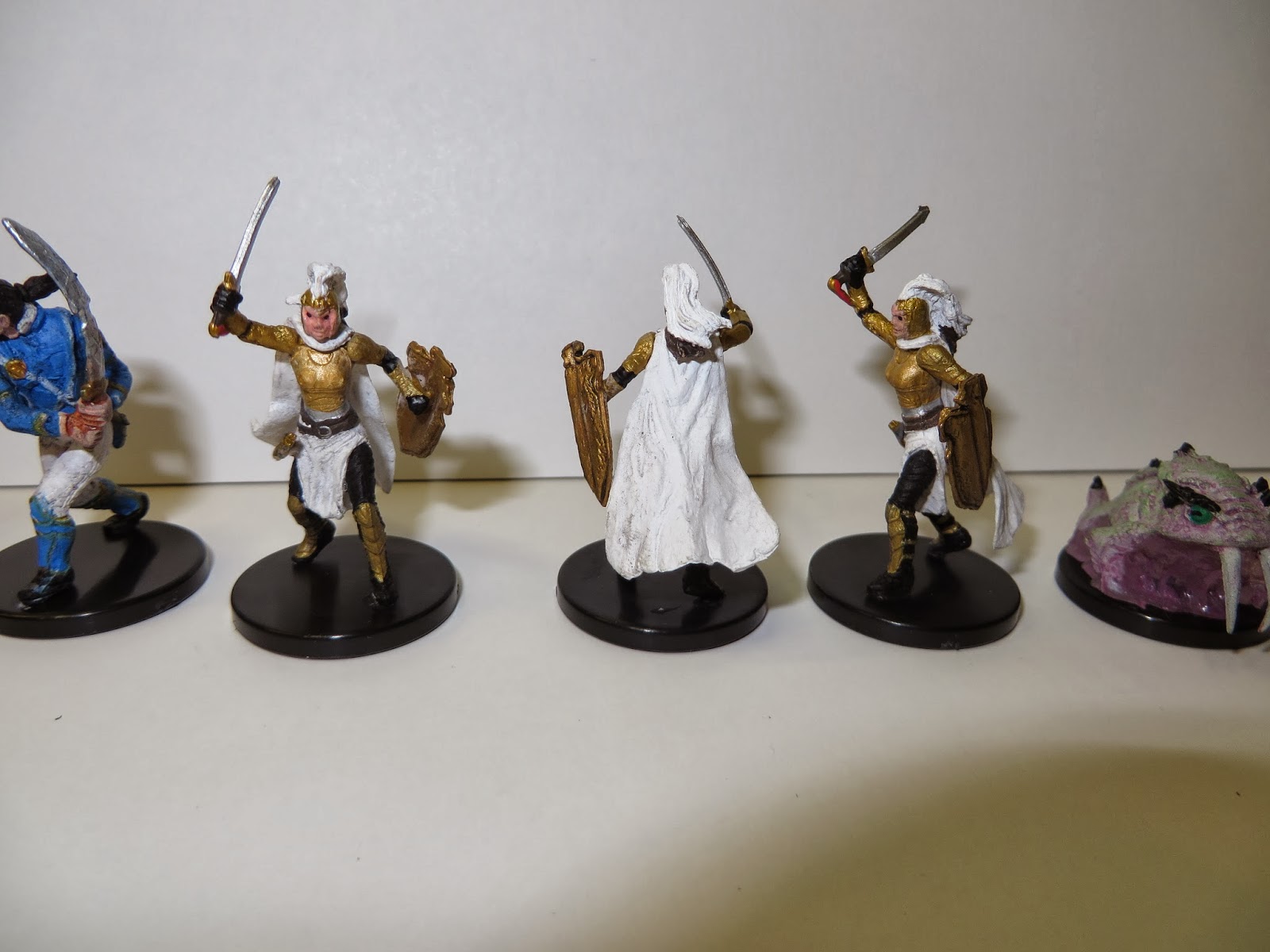 Real Minis: Pathfinder Battles wizkids Legends of Golarian in hand review