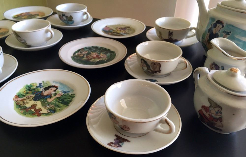 Filmic Light - Snow White Archive: 23-Piece Snow White Tea Set by Marx