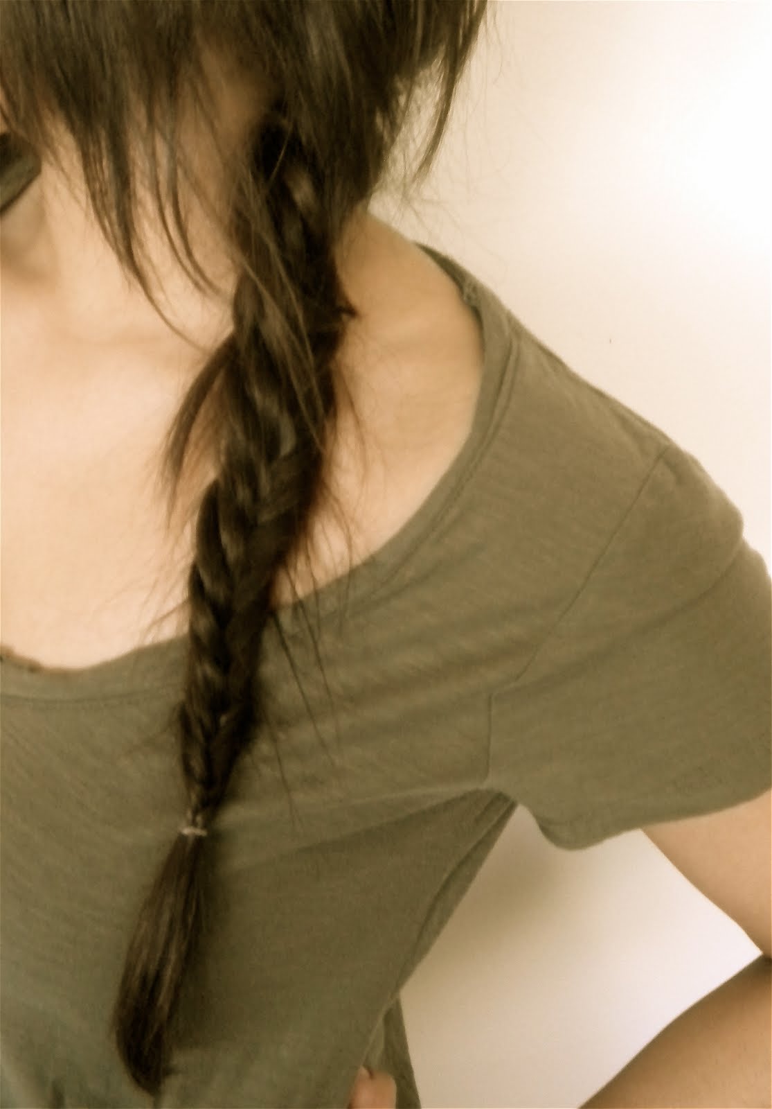 3D HD Wallpaper: Sleek Fishtail Hairstyle For Summer