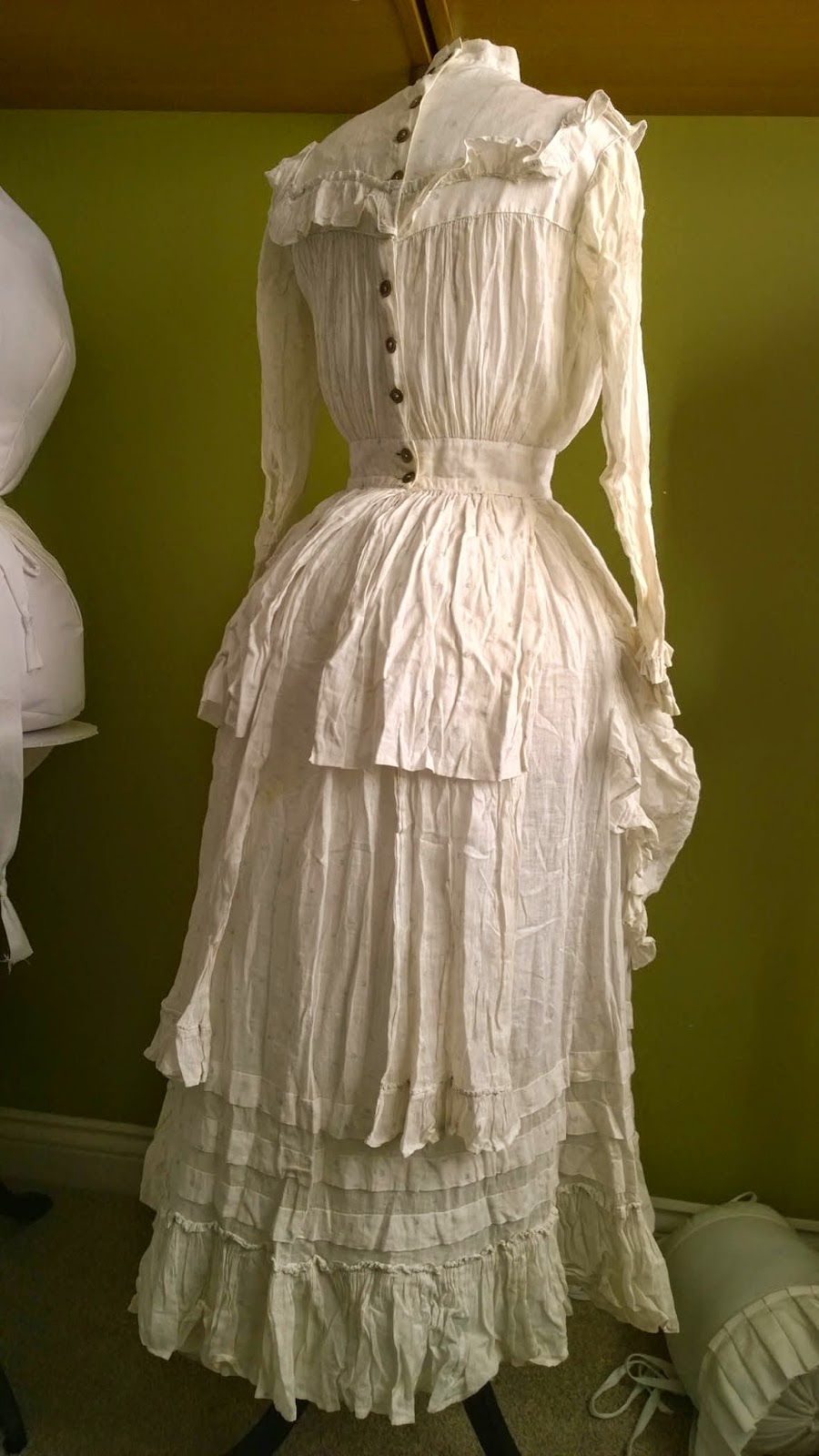 All The Pretty Dresses: Late Natural Form Era Young Miss Dress