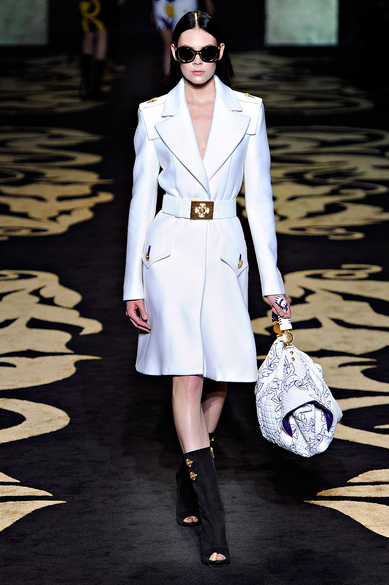 ANDREA JANKE Finest Accessories: Milan Fantasy | Versace Fall 2011/12