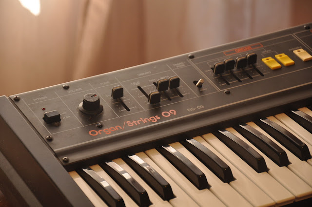 MATRIXSYNTH: 1979 ROLAND RS09 Polyphonic Analog Organ/Strings Synth