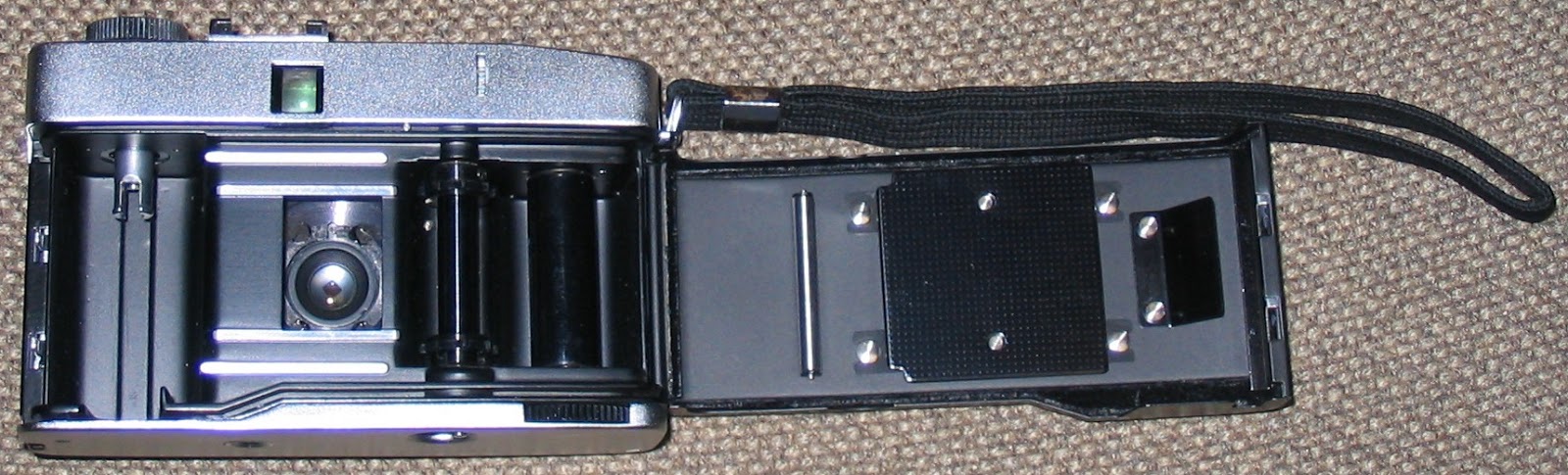 The Chens: The User's Review: Ricoh Caddy Half-Frame 35 mm Film Camera ...