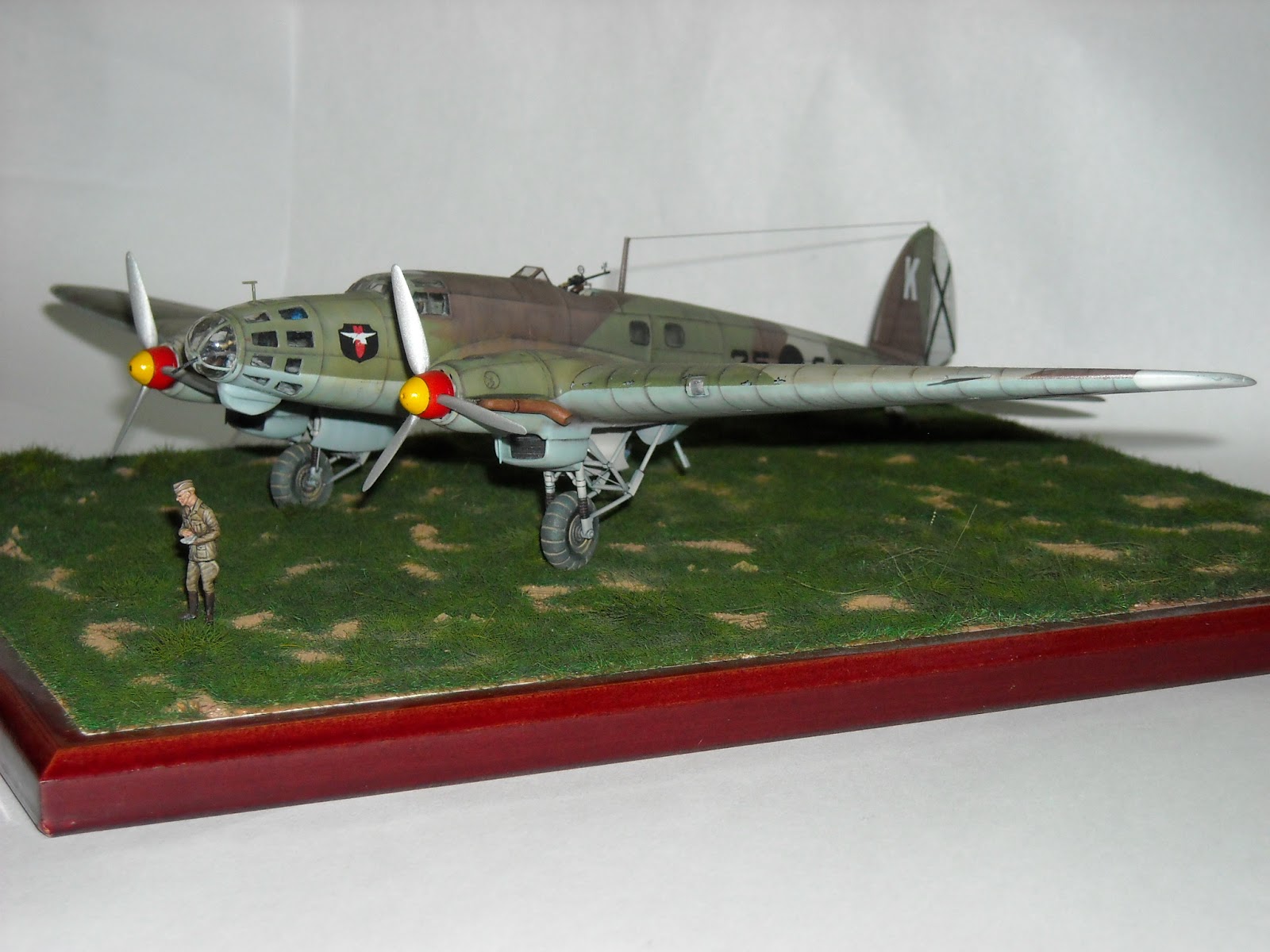 Katzen & Falken: Heinkel He 111 E - Roden 1/72