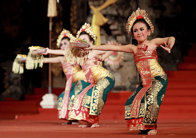 Balinesia: Sinopsis Tari Gabor