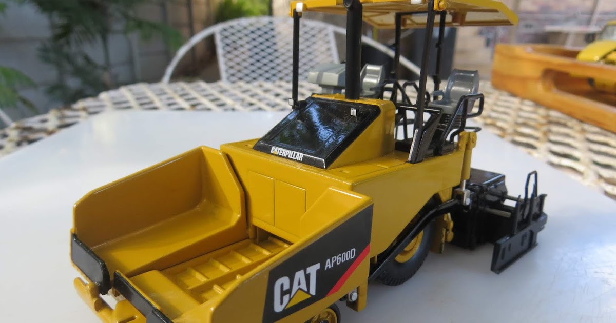 My Model Garage: Norscot CAT AP600D Paver