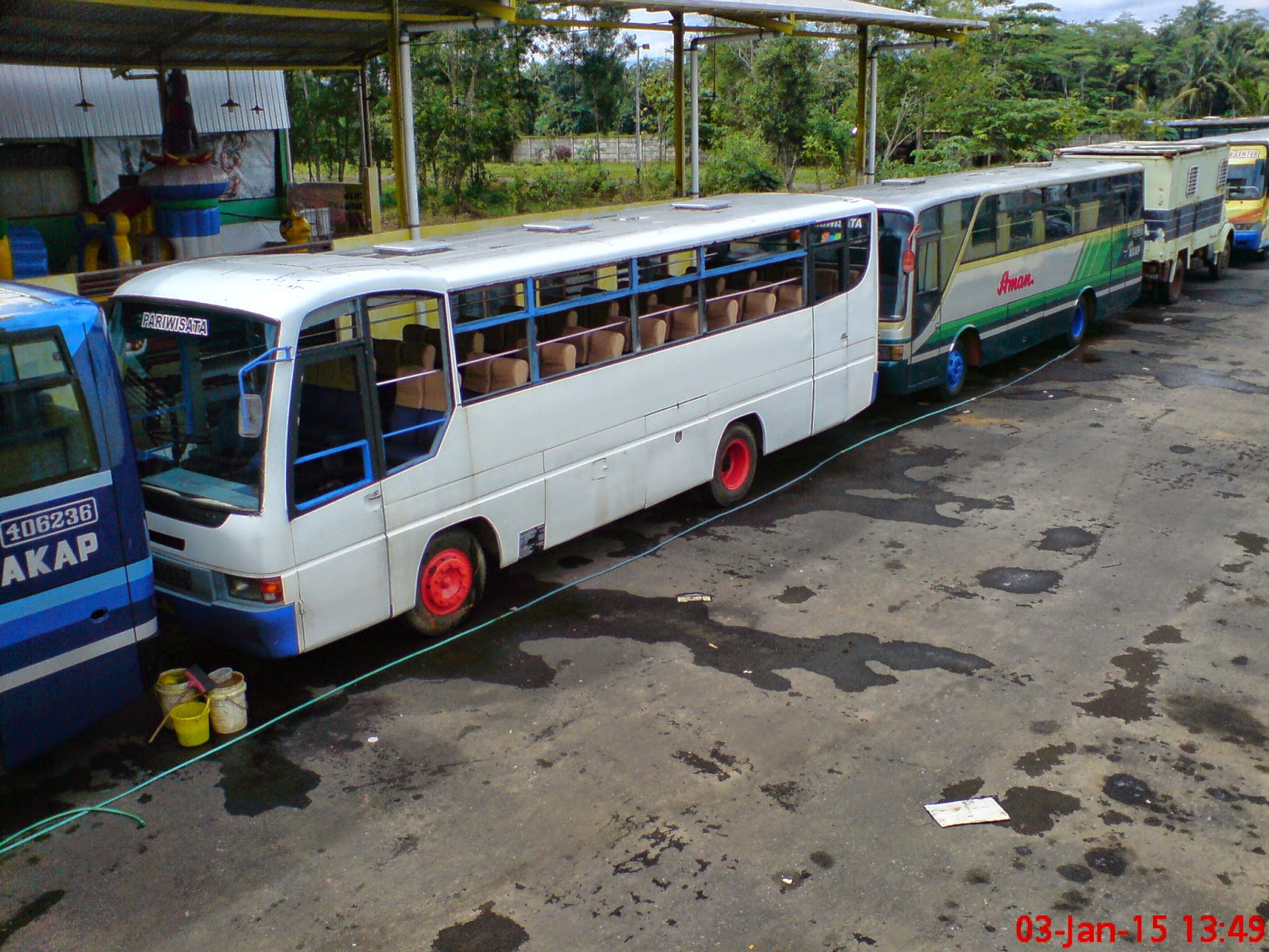 Bus Jadul PO Sumber Alam Dalam Kenangan