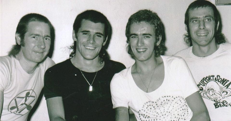 HISTORY OF AUSTRALIAN MUSIC FROM 1960 UNTIL 2000: COLOURED BALLS